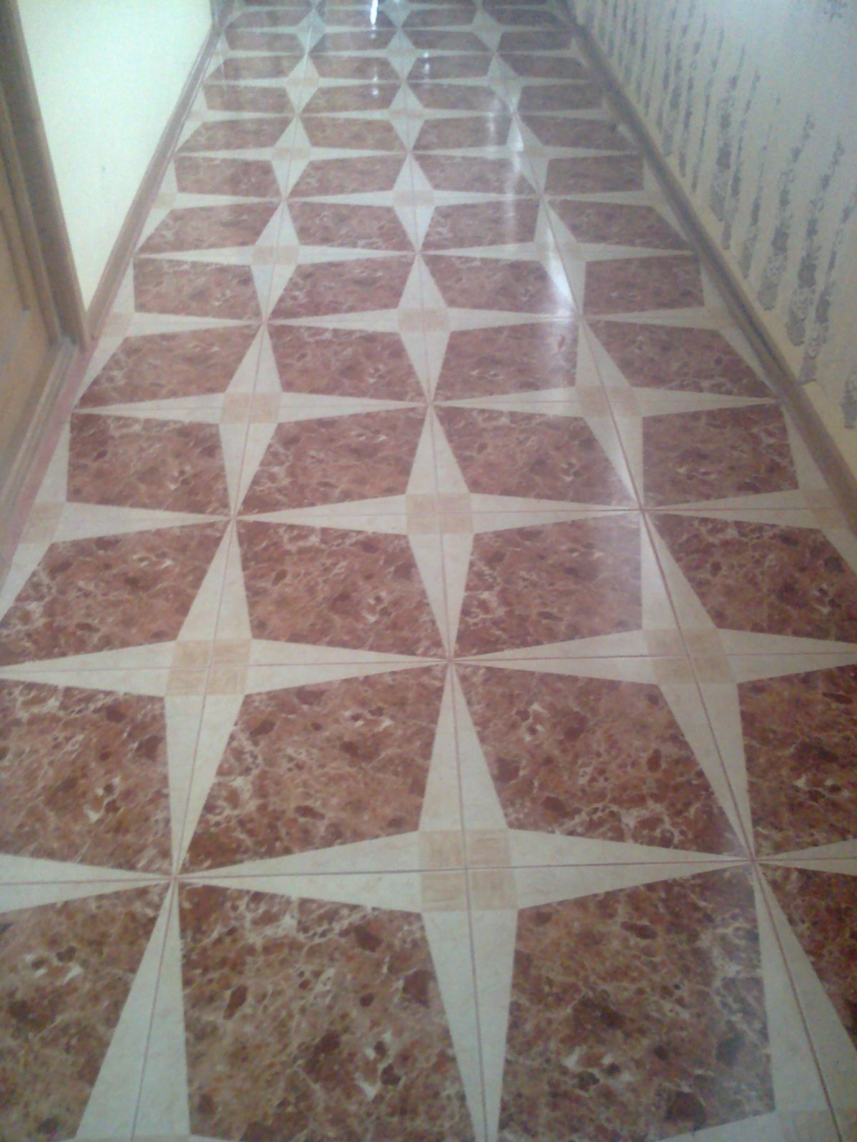 Modele de gresie formate din placi mari de gresie interior si exterior