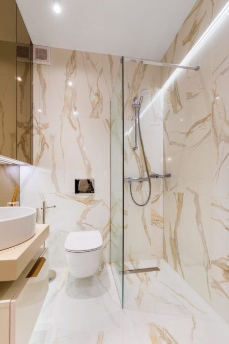 Tendințe 2025: 9 bai moderne pentru case și apartamente - IdeiAmenajari.ro